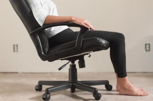 12 simple sitting posture adjustments to reduce back pain - Healthy ...
